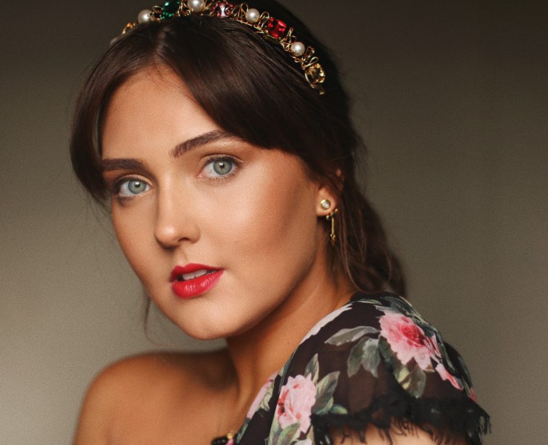 Gemma Watts Melbourne Cup Makeup – GLOW JOURNAL
